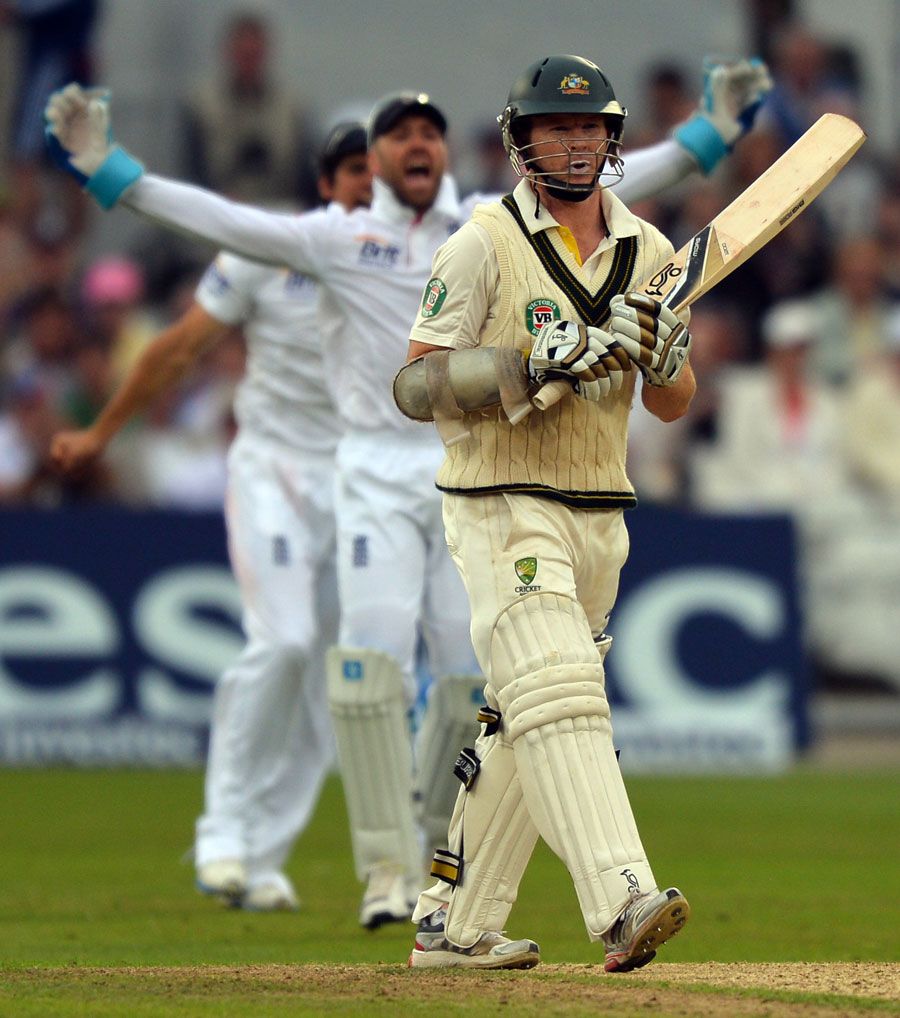 Chris Rogers fell lbw despite a review | ESPNcricinfo.com Chris Rogers fell lbw despite a review | ESPNcricinfo.com