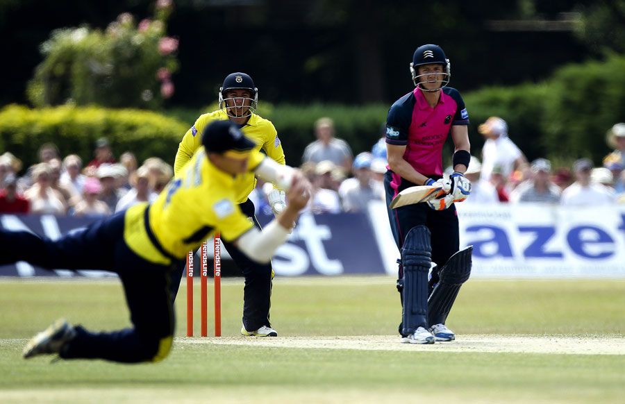 Jimmy Adams dives to take Joe Denly | ESPNcricinfo.com