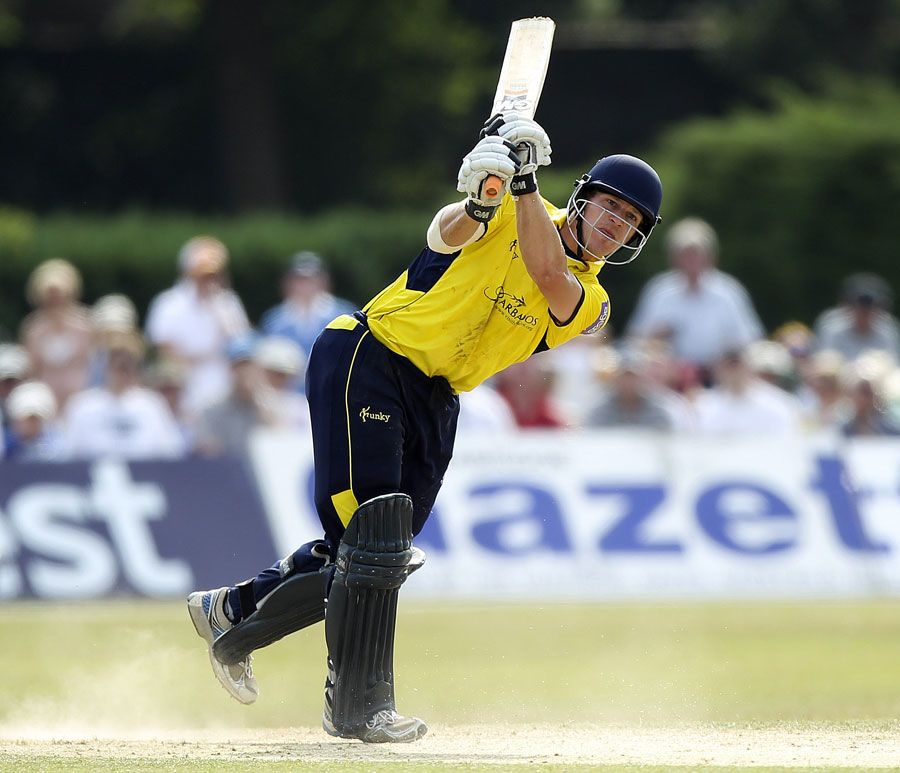 Jimmy Adams struck two fours and a six in his 29 | ESPNcricinfo.com