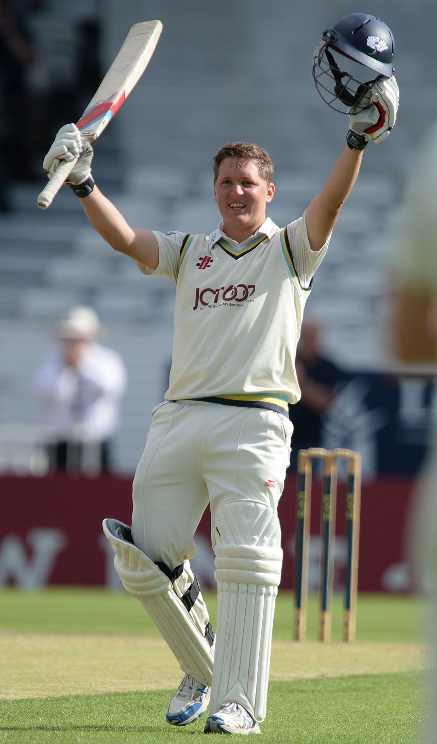 Gary Ballance celebrates his hundred | ESPNcricinfo.com