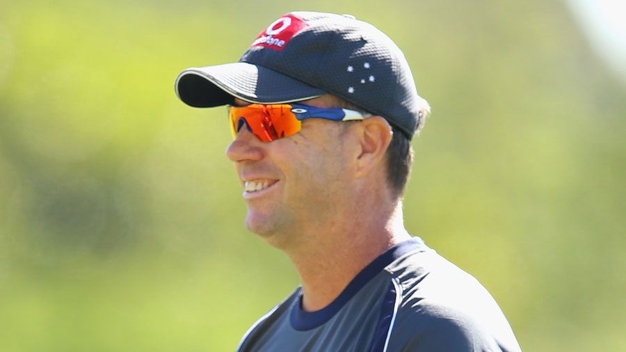 Law steps down as Queensland coach