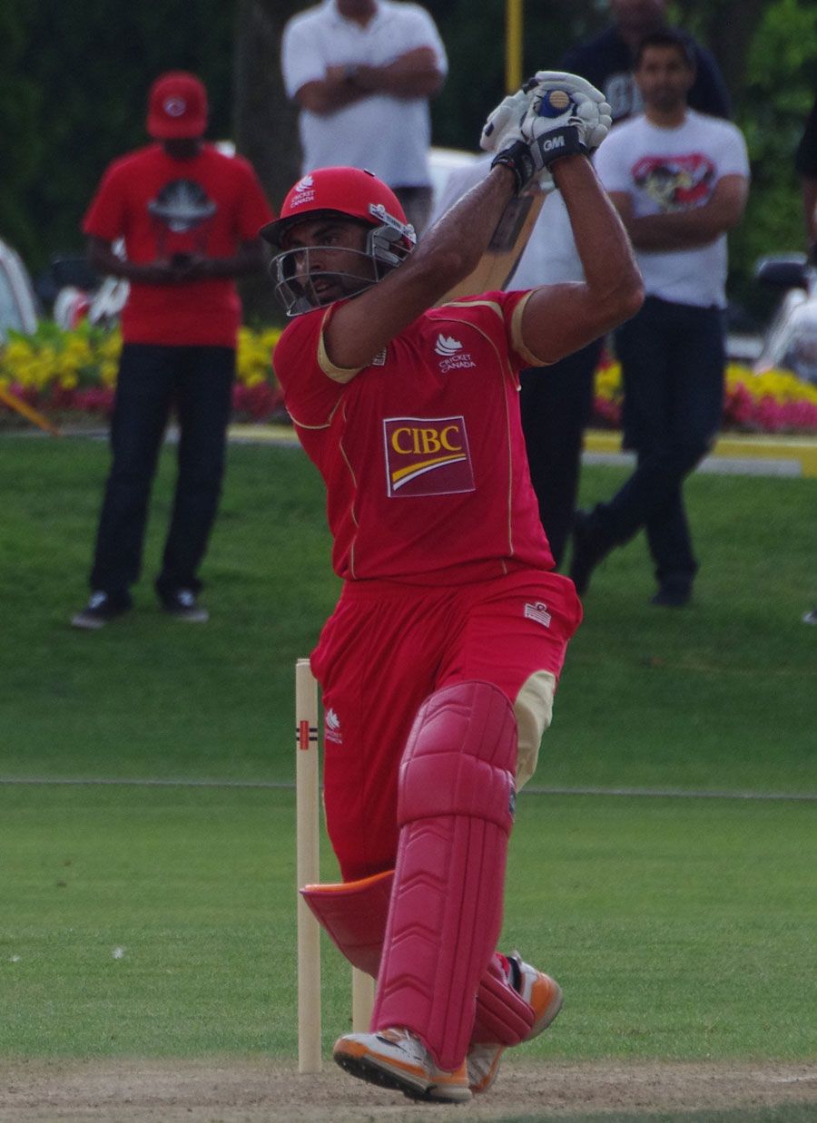 Raza-ur-Rehman lofts the ball straight | ESPNcricinfo.com