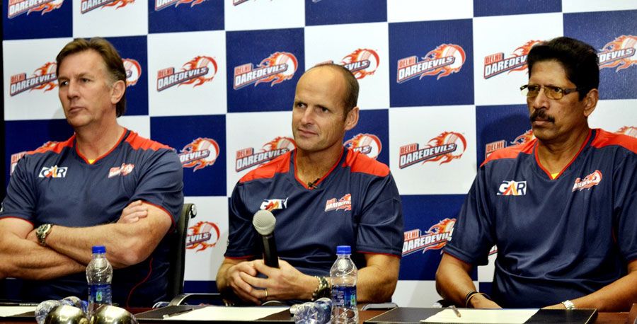 Gary Kirsten with Eric Simons (left) and TA Sekar at a press conference ...