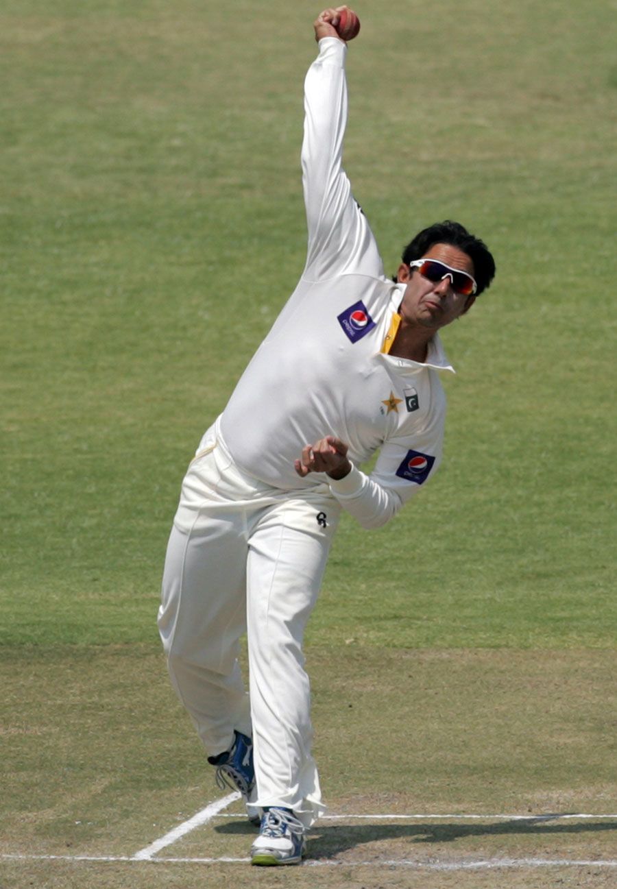 Saeed Ajmal in his delivery stride | ESPNcricinfo.com