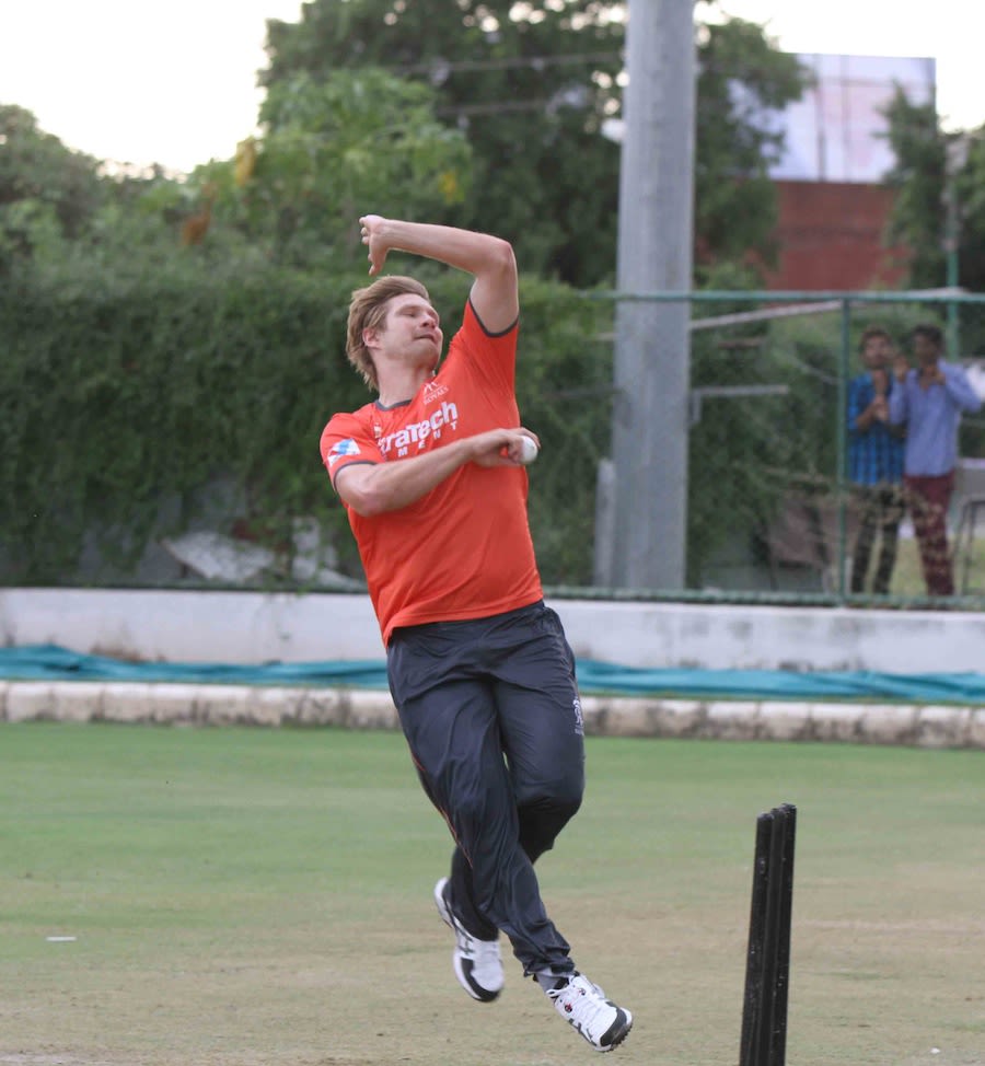 Shane Watson practices his bowling | ESPNcricinfo.com