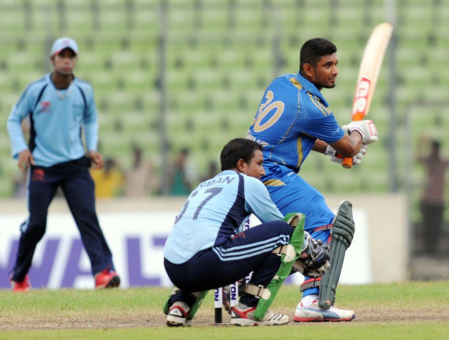 Mahmudullah added 53 runs for the fourth wicket with Scott Styris ...