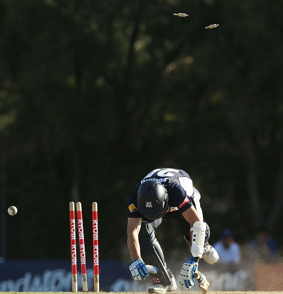 Scott Boland is cut in half by Doug Bollinger | ESPNcricinfo.com