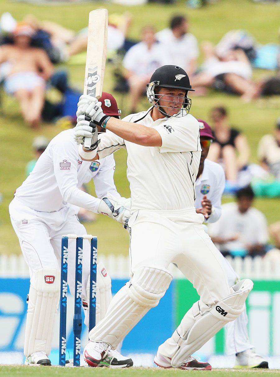 Corey Anderson pulls one emphatically to the leg side | ESPNcricinfo.com
