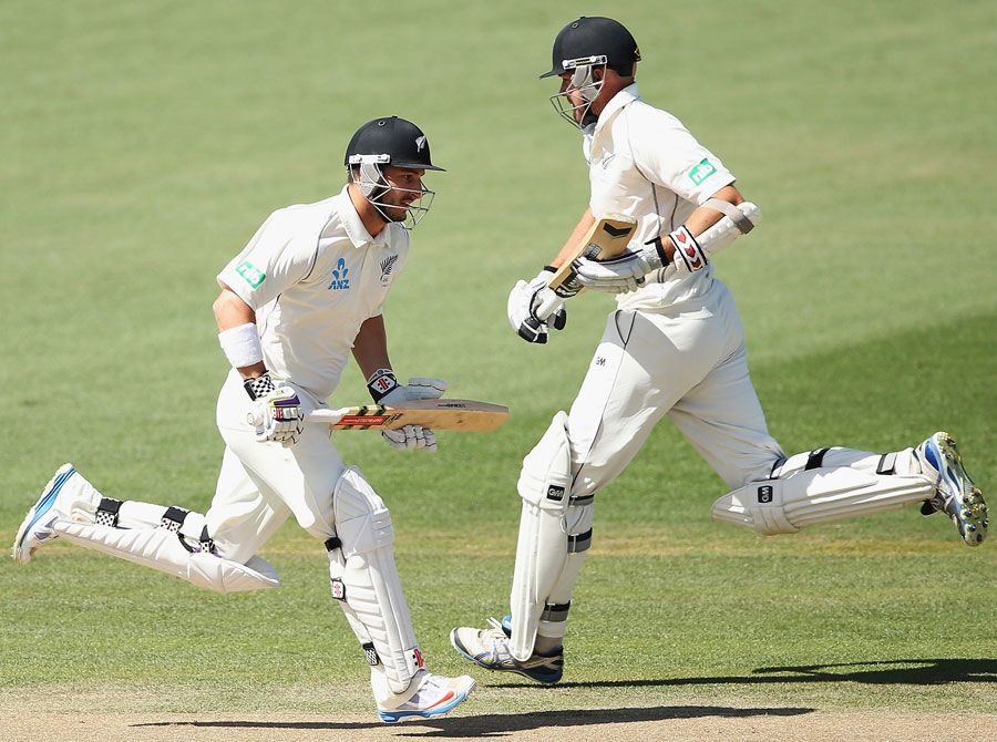 Hamish Rutherford and Peter Fulton complete a run | ESPNcricinfo.com
