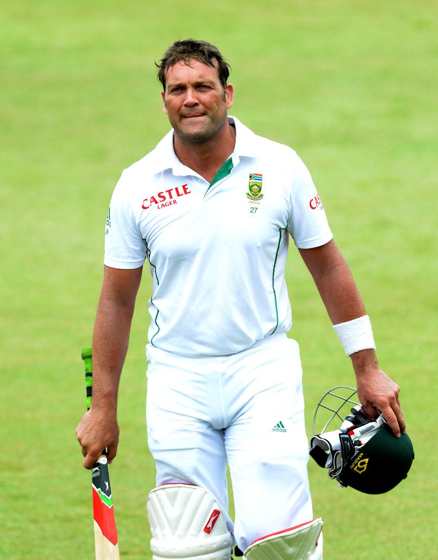 Jacques Kallis leaves the outfield in Durban with a century to his name ...