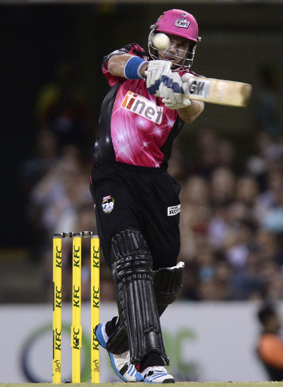 Michael Lumb pulls the ball during his half-century | ESPNcricinfo.com