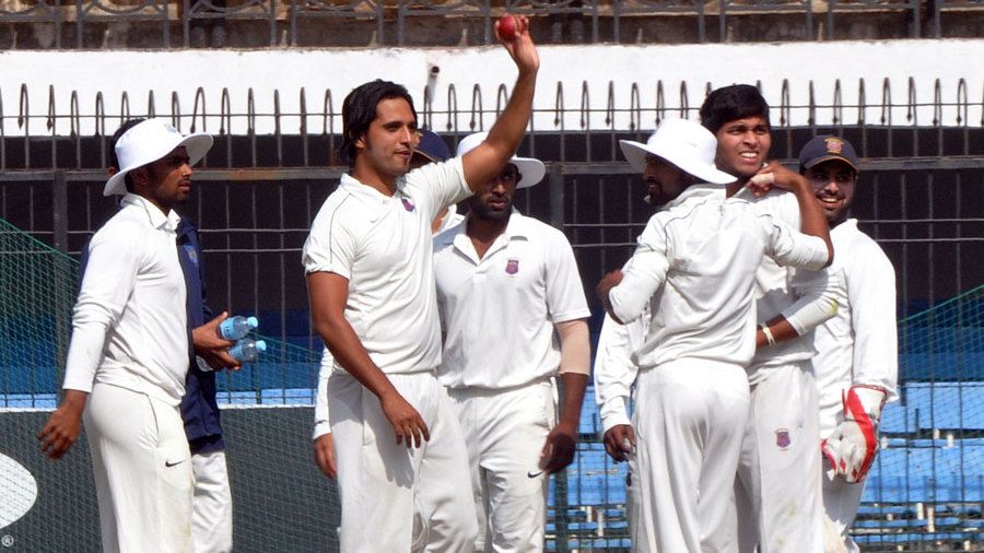 Delhi ease to third win, Karnataka eye big lead | ESPNcricinfo