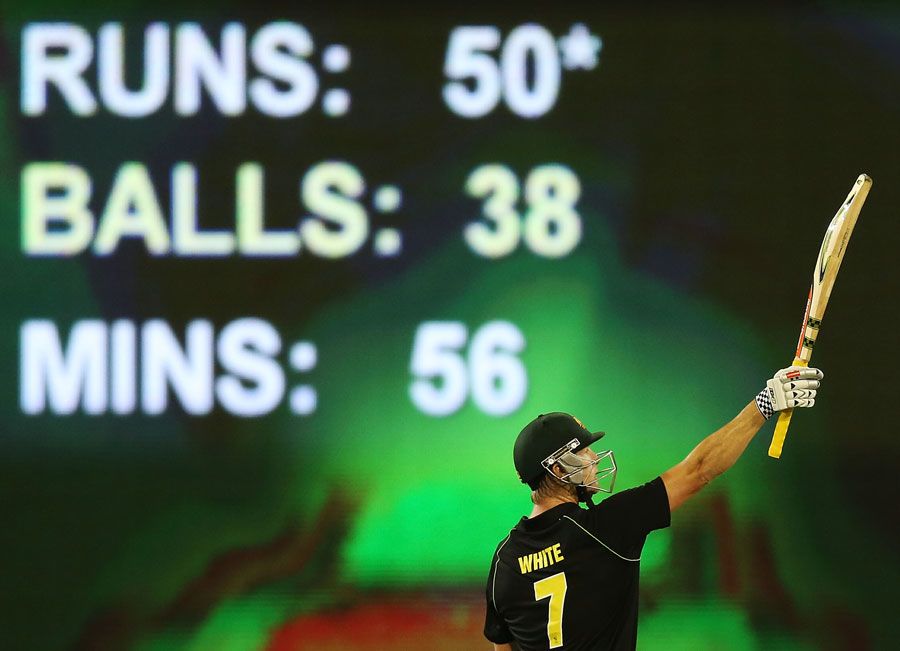 Cameron White takes the applause for his fifty | ESPNcricinfo.com