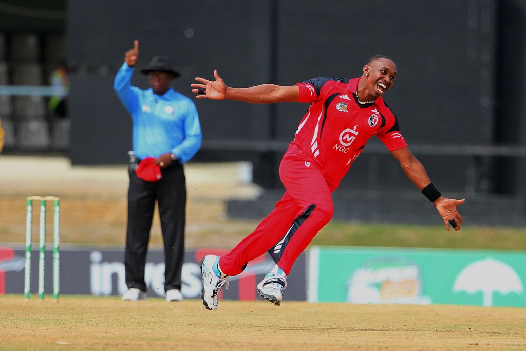 Dwayne Bravo gaining one of two successful lbw appeals | ESPNcricinfo.com