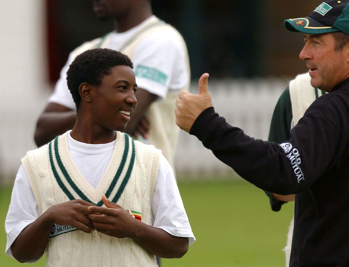 Tatenda Taibu gets a thumbs-up from Zimbabwe coach Geoff Marsh ...