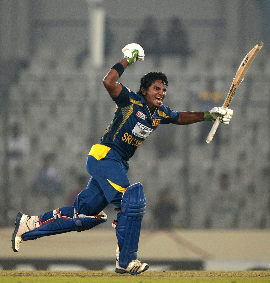 Kusal Perera celebrates his century | ESPNcricinfo.com