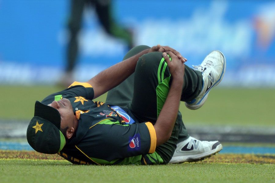 Sharjeel Khan lies down in pain after colliding with Mohammad Hafeez ... Sharjeel Khan lies down in pain after colliding with Mohammad Hafeez ...