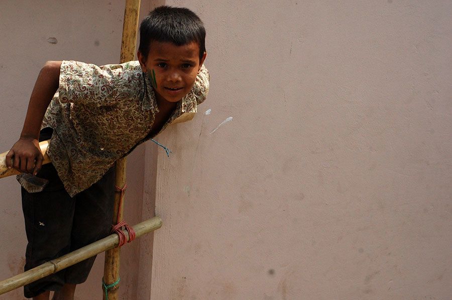 A young Bangladesh fan outside the Fatullah Stadium | ESPNcricinfo.com