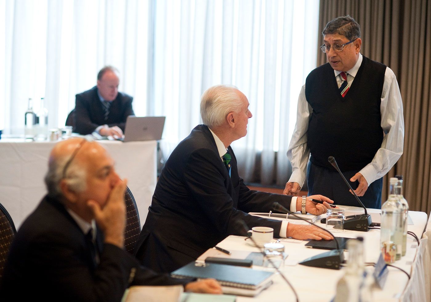 Cricket Australia chairman Wally Edwards talks to BCCI president N ...