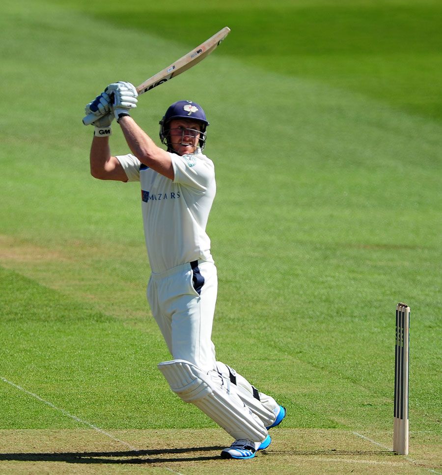 Andrew Gale uppercuts one of his five fours | ESPNcricinfo.com