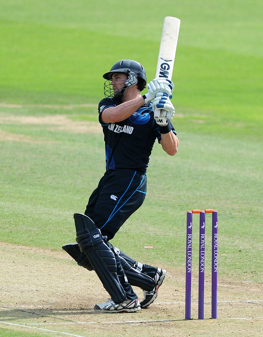 Dean Brownlie pulls during his 115 | ESPNcricinfo.com