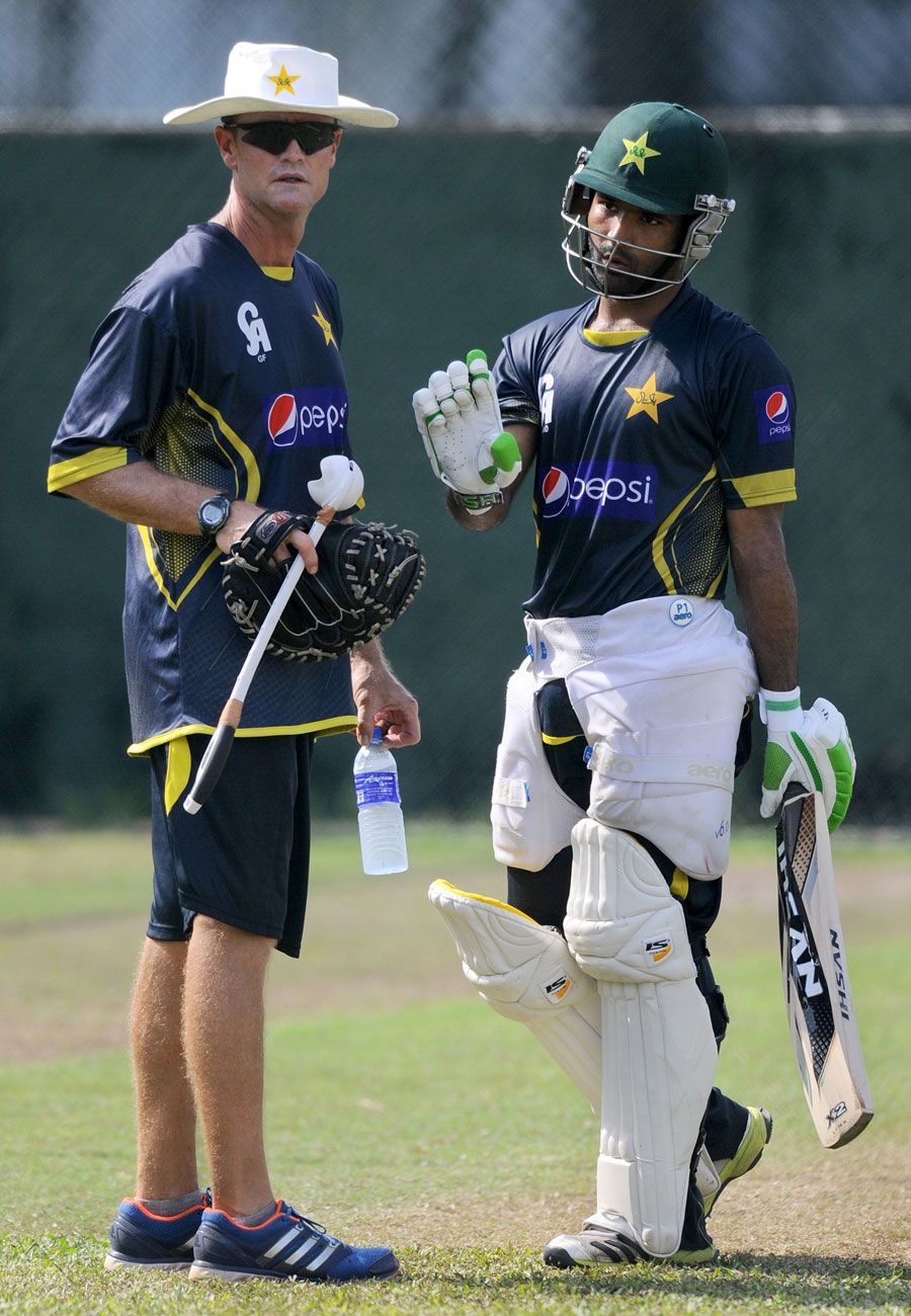 Asad Shafiq has a chat with Grant Flower | ESPNcricinfo.com
