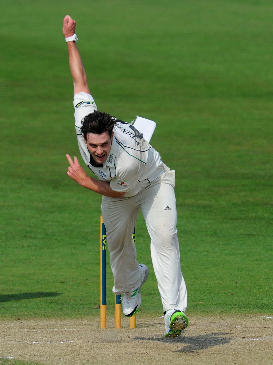 Mitchell McClenaghan races into bowl | ESPNcricinfo.com