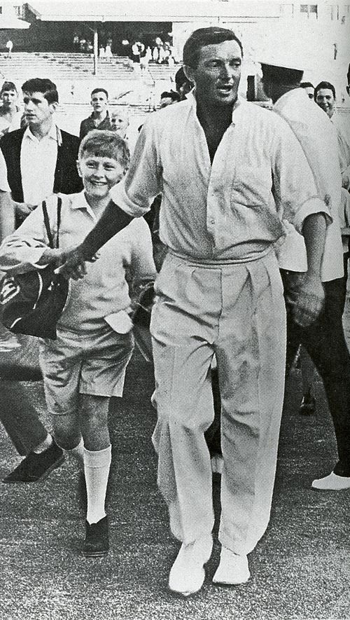 Richie Benaud leaves the Test arena for the last time | ESPNcricinfo.com