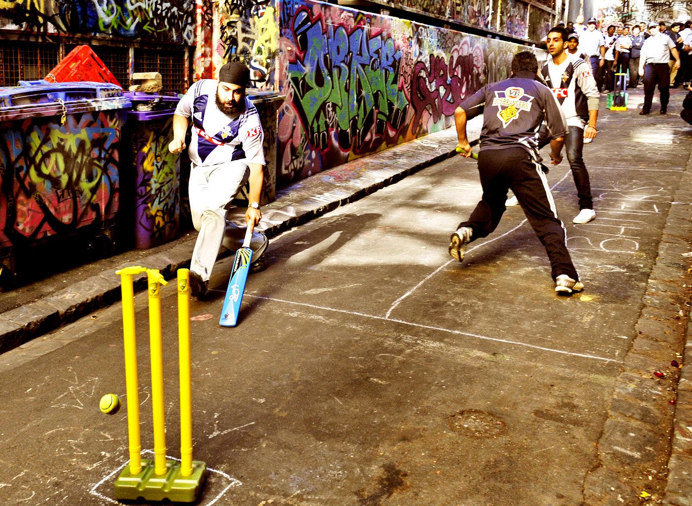Indian students play cricket in a laneway in Melbourne | ESPNcricinfo.com
