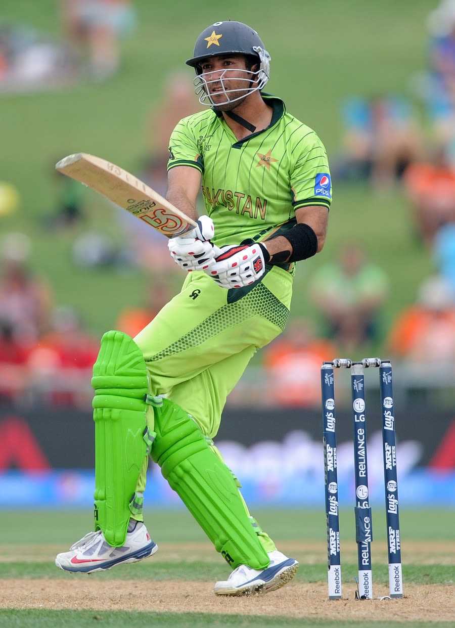 Sohaib Maqsood swivels and pulls | ESPNcricinfo.com