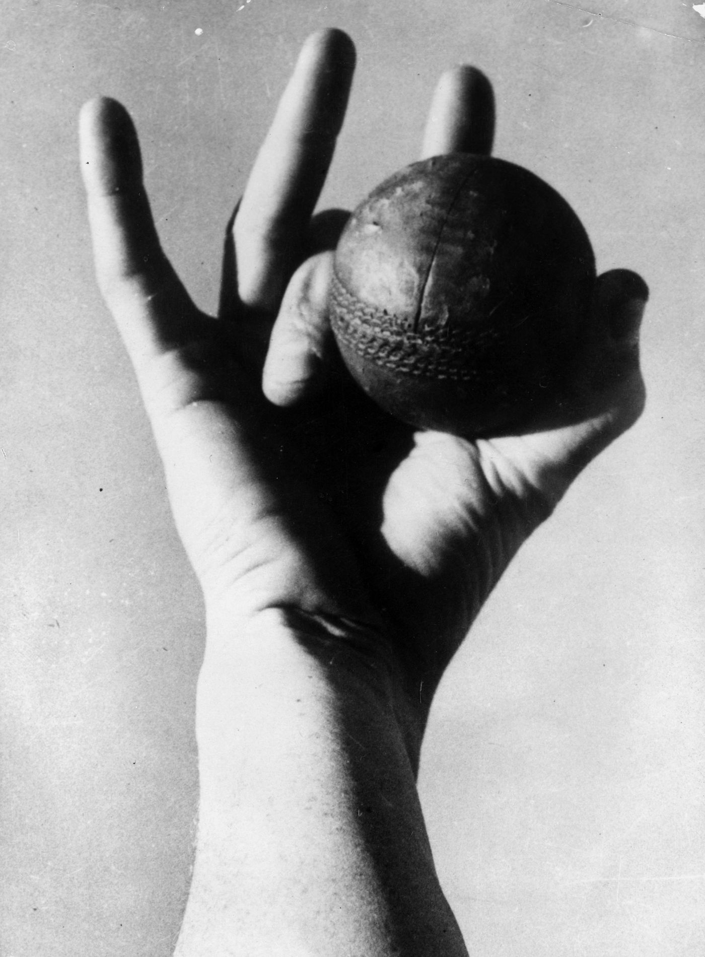 Jack Iverson's unusual grip | ESPNcricinfo.com