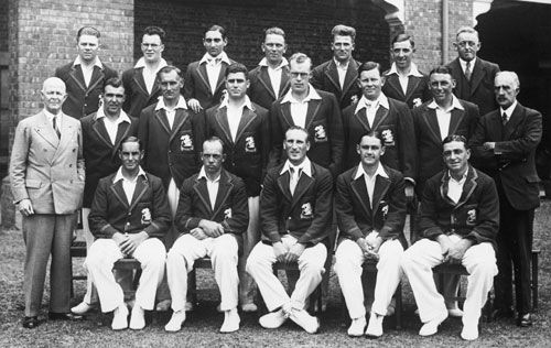 The MCC squad for the 1932-33 tour of Australia and New Zealand ...