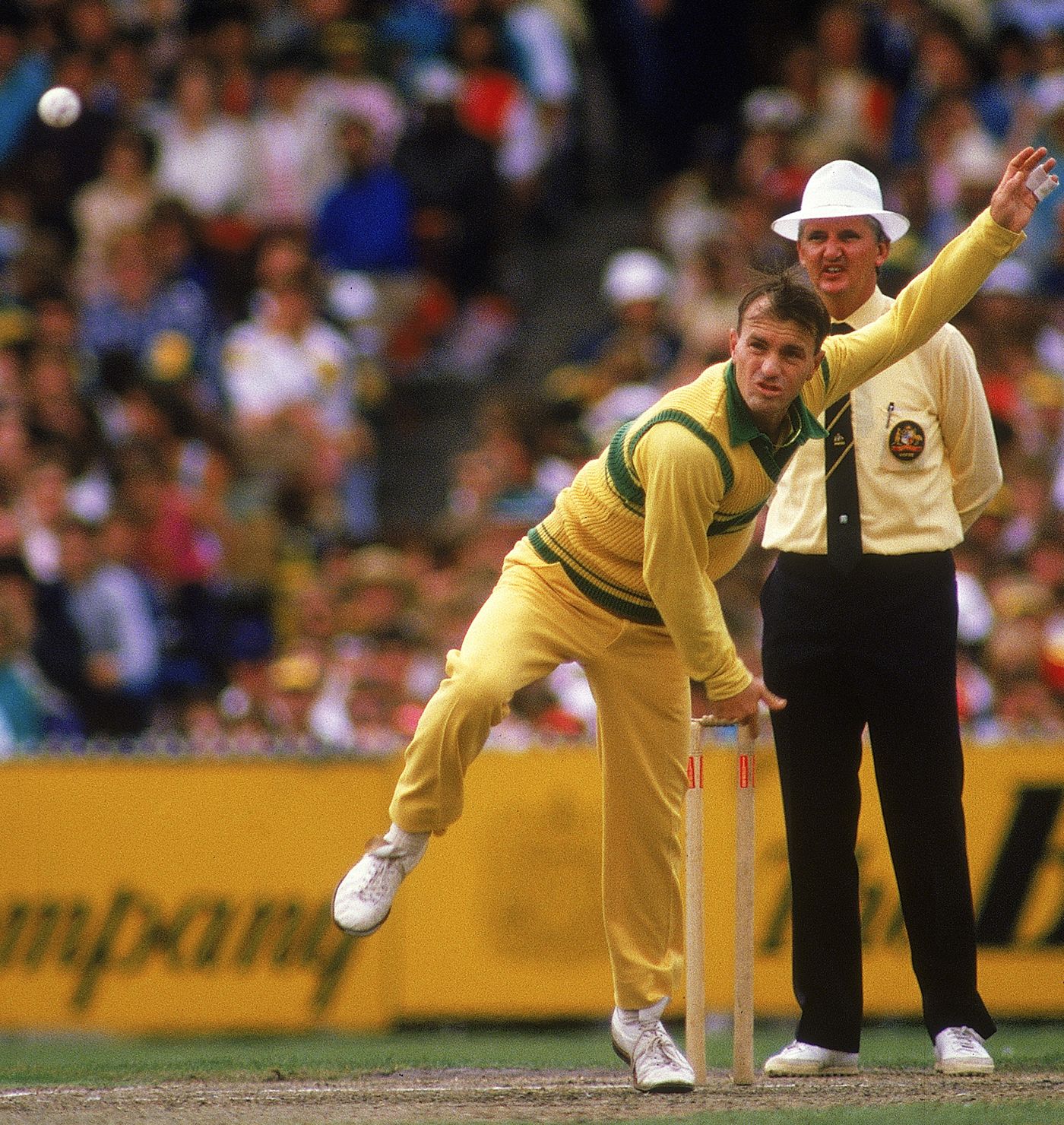 Greg Matthews bowls | ESPNcricinfo.com