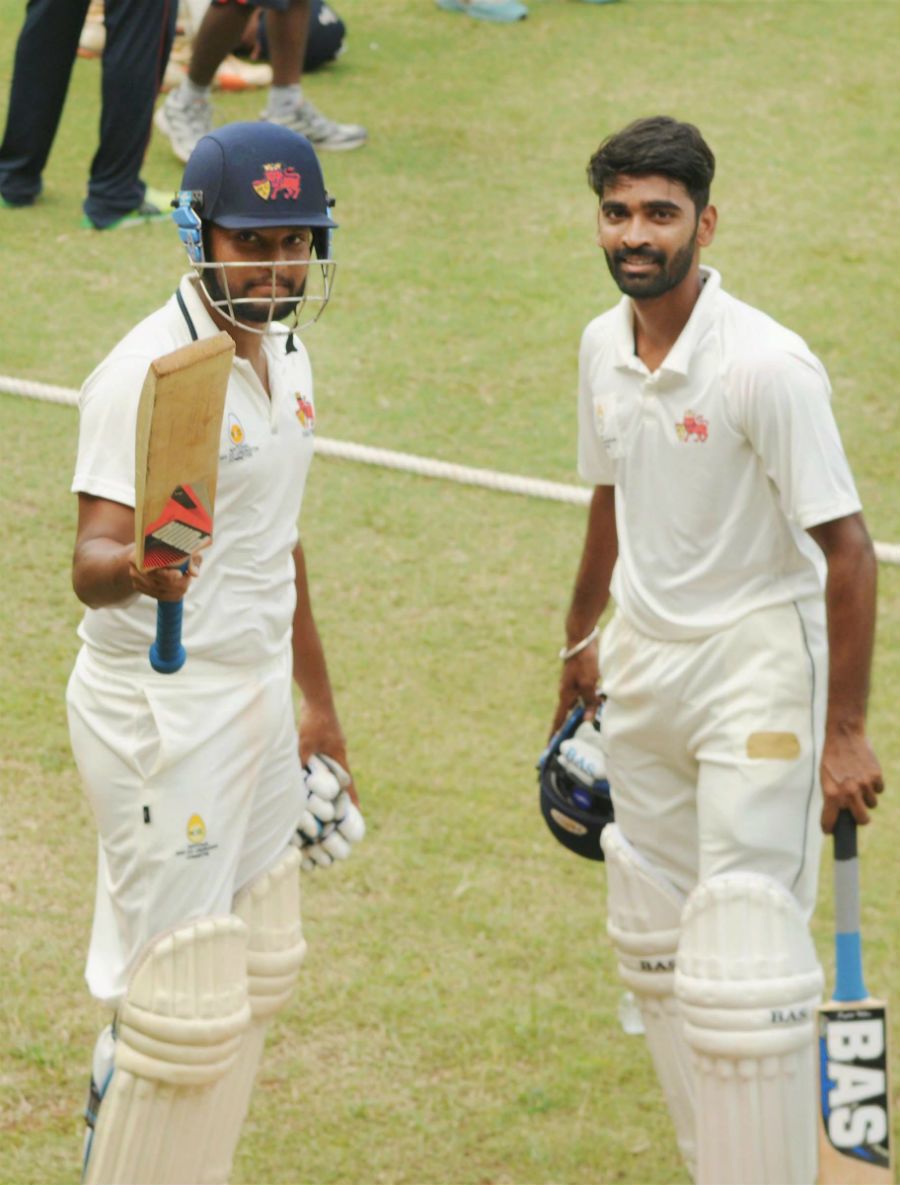 Balwinder Singh Sandhu and Vishal Dabholkar after their team's close ...