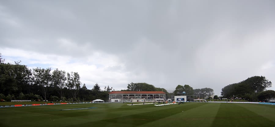 Rain forced a slightly early lunch at University Oval | ESPNcricinfo.com