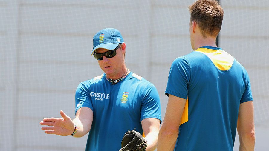 Lance Klusener, Vincent Barnes, Justin Ontong in South Africa's support ...