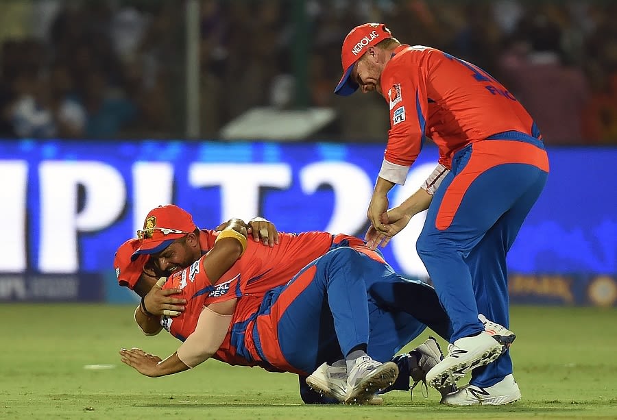 Shadab Jakati, Suresh Raina and Aaron Finch celebrate Gautam Gambir's ...