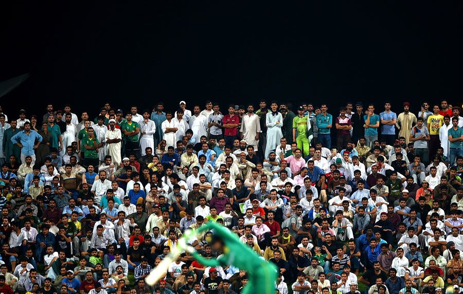 All eyes on Pakistan, in this crowded stand | ESPNcricinfo.com