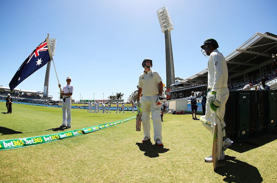 Kisses and cracks at the WACA | ESPNcricinfo.com