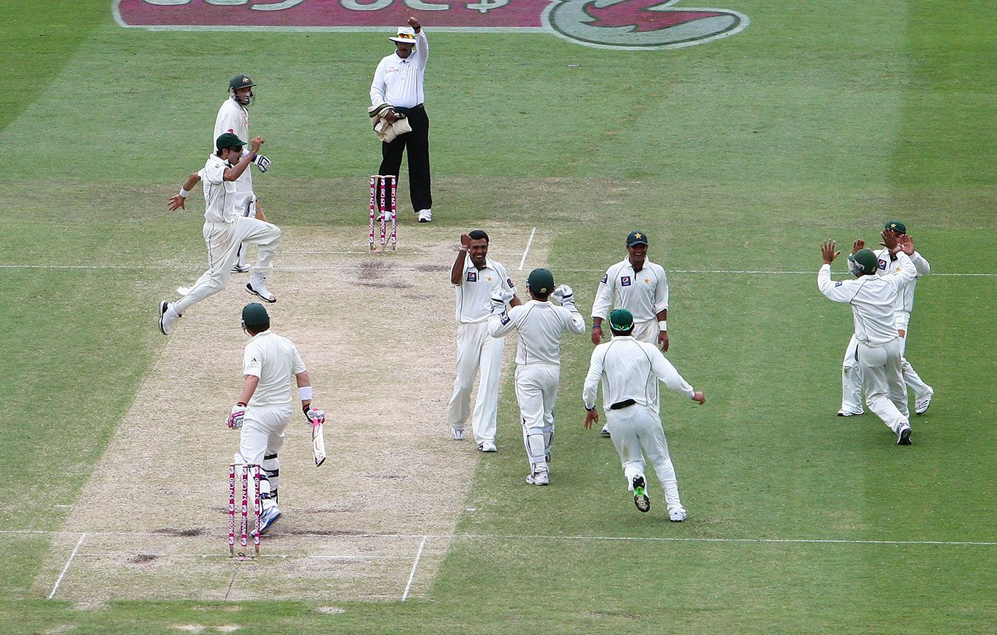 Pakistan celebrate the wicket of Marcus North | ESPNcricinfo.com