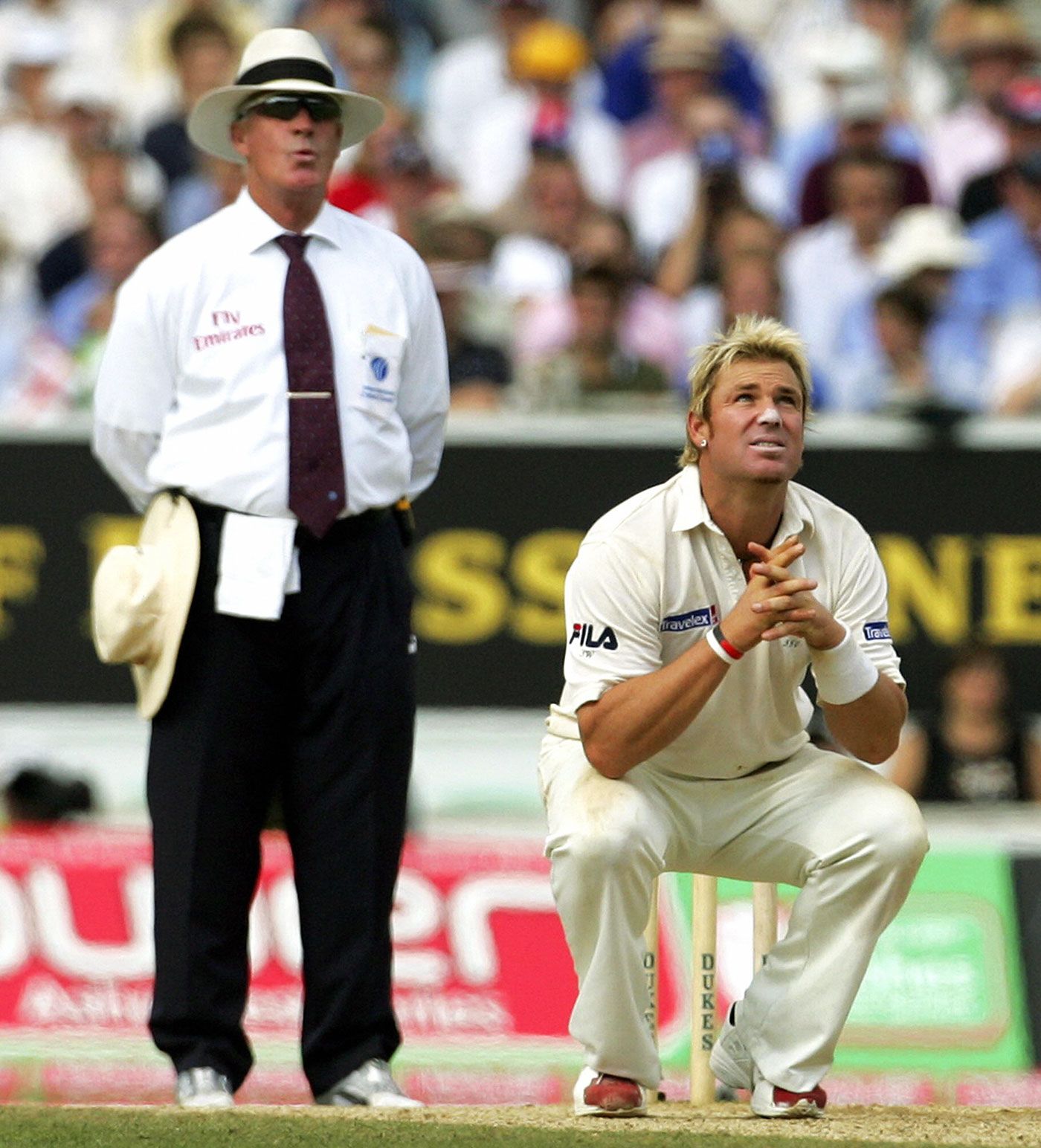 Shane Warne reacts while bowling to Kevin Pietersen | ESPNcricinfo.com