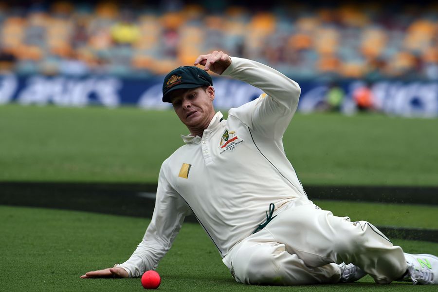 Steven Smith slides in the outfield | ESPNcricinfo.com