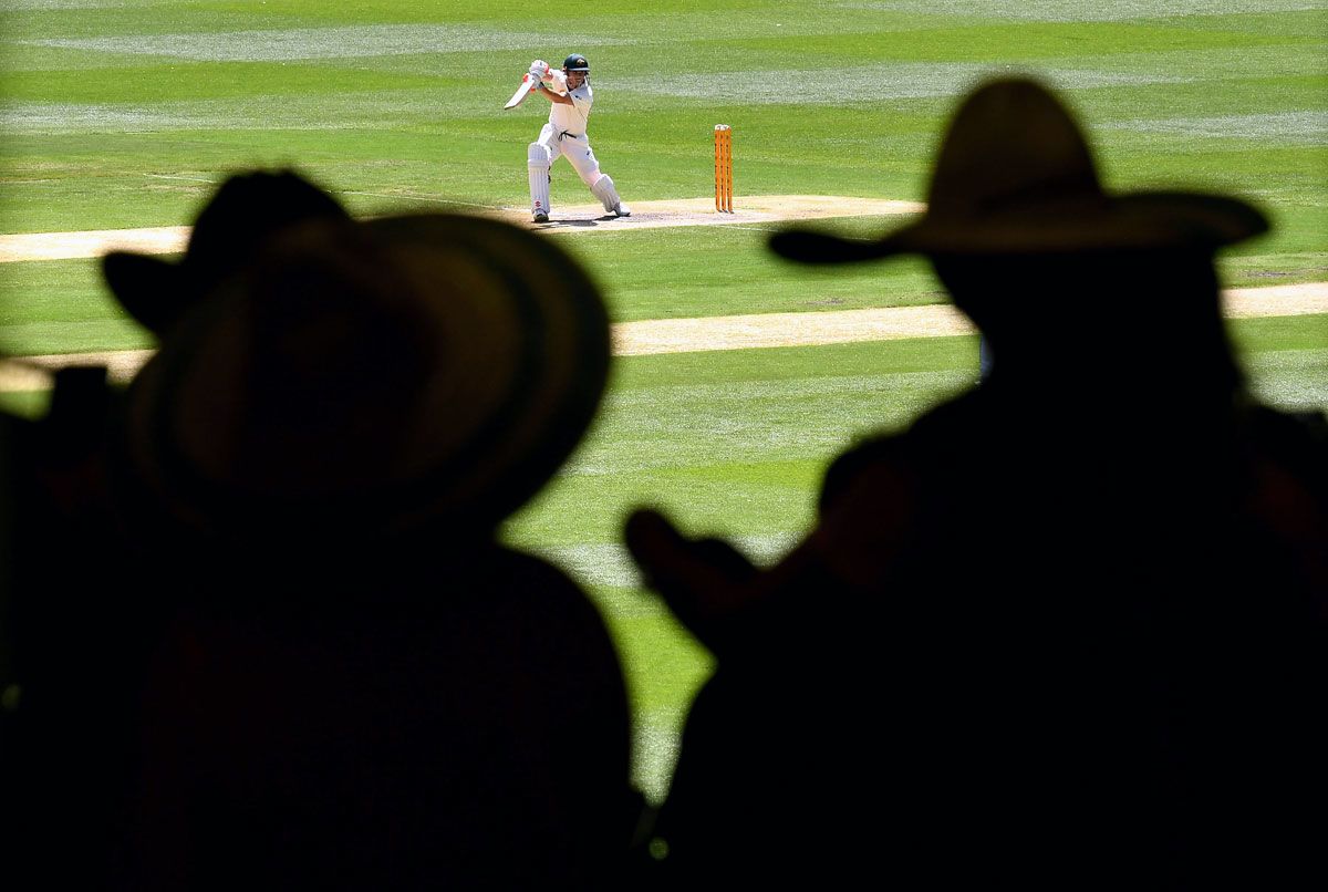 Fans watch David Warner bat at the MCG | ESPNcricinfo.com