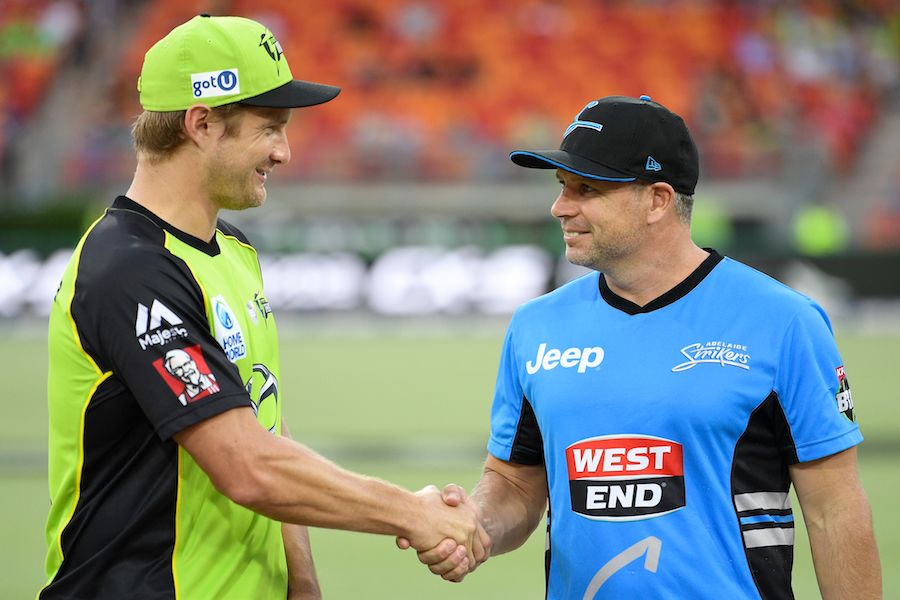 Shane Watson and Brad Hodge shake hands | ESPNcricinfo.com Shane Watson and Brad Hodge shake hands | ESPNcricinfo.com