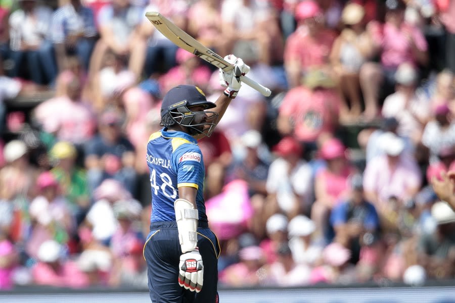 Niroshan Dickwella acknowledges his fifty | ESPNcricinfo.com