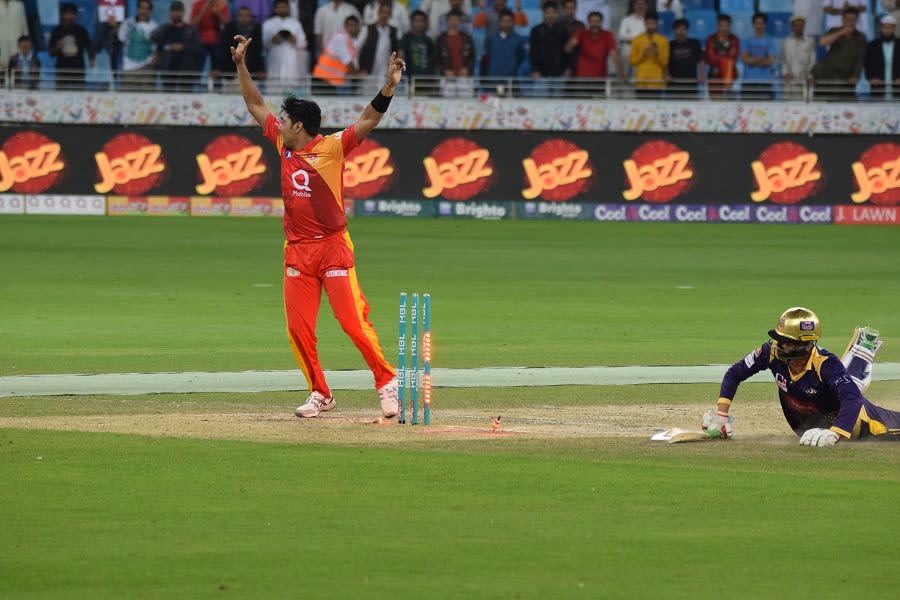 Mohammad Sami celebrates Anwar Ali's dismissal | ESPNcricinfo.com