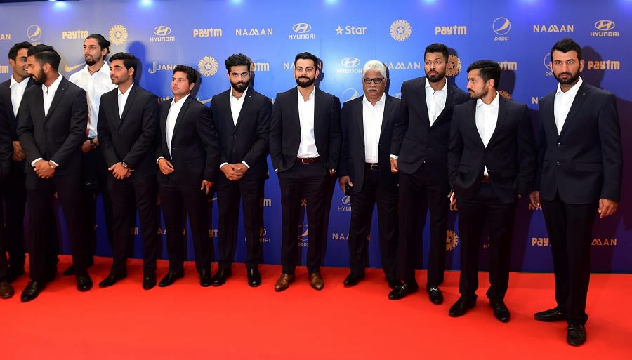 The Indian team poses at the BCCI Awards night | ESPNcricinfo.com