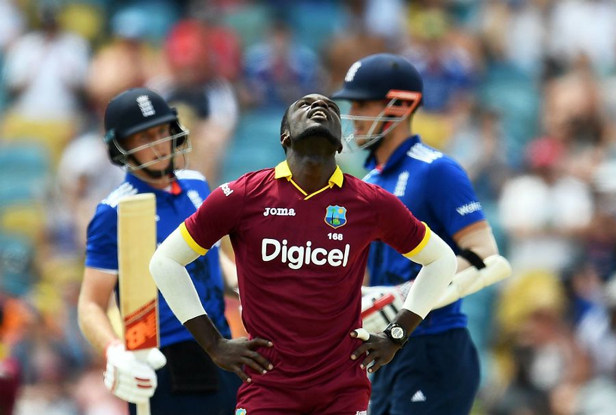 Jonathan Carter looks to the heavens as Joe Root and Alex Hales extend ...