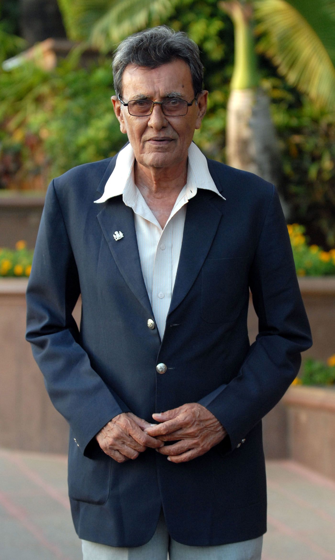 Former Indian all-rounder Salim Durrani now lives in Jamnagar ...