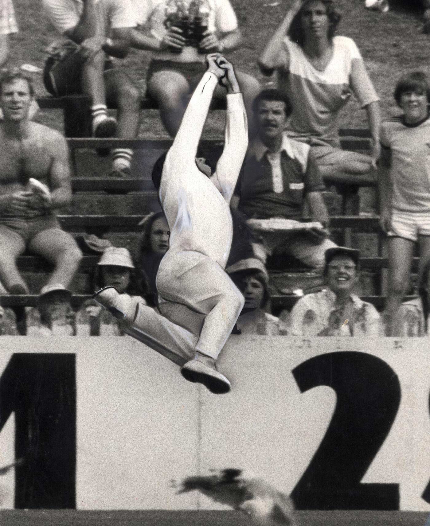John Dyson leaps to take a catch | ESPNcricinfo.com